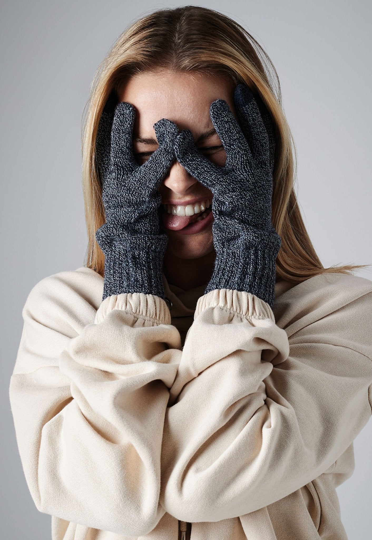 Touchscreen Smart Gloves - The Work Uniform Company